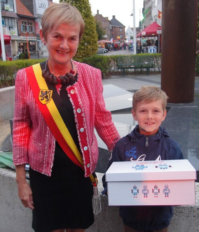 Thomas De Soete wint UiT-na-schoolbox | Maldegem | hln.be