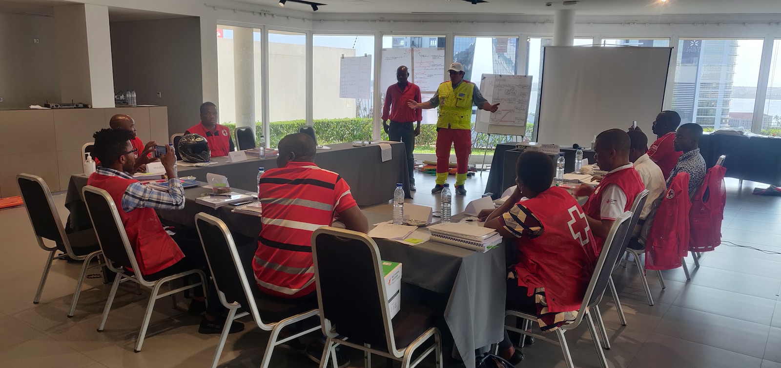 Haachtenaar Bruno (58) leert mensen in Afrika levens redden: “Het kan ...