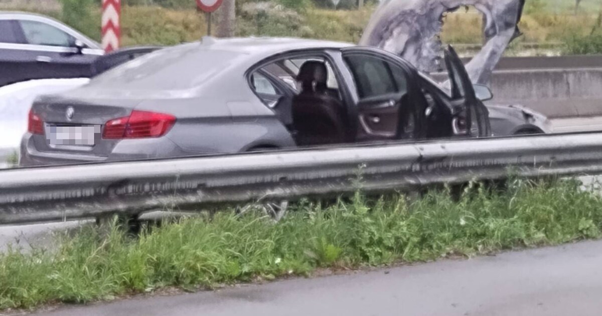 Auto brandt uit op R4 in Gent: “Bestuurder kon zelf op tijd uitstappen ...