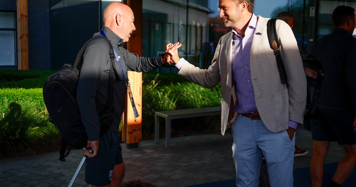 Toen hij Vandenhaute in bureau van Fredberg zag, wist Riemer hoe laat het was: reconstructie bij ...