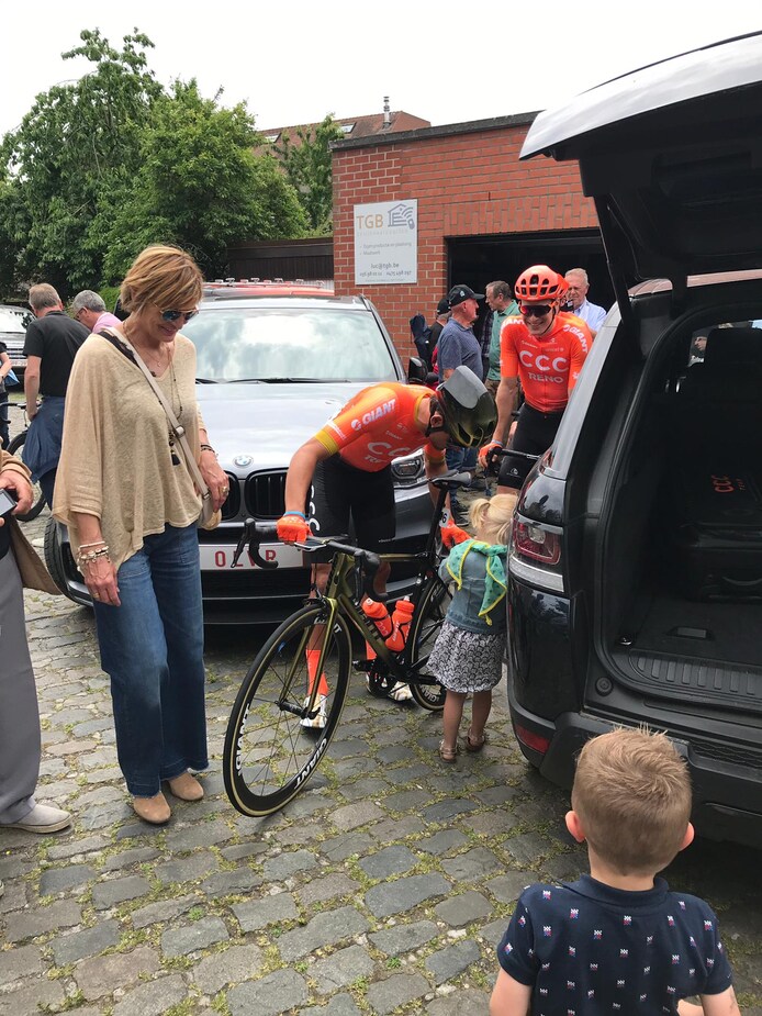 KOERS KORT (4/6). Lampaert wint 75e Gullegem Koerse - Nibali verlaat ...