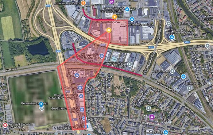 LIVE. Uitgebrande loods wordt gesloopt, brandweer blijft wagens ...