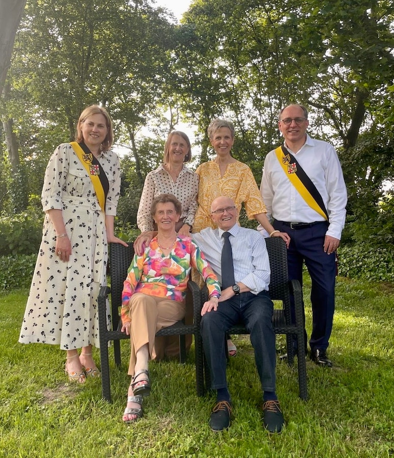 Firmin en Maria vieren platina huwelijk in Assenede | Foto | hln.be