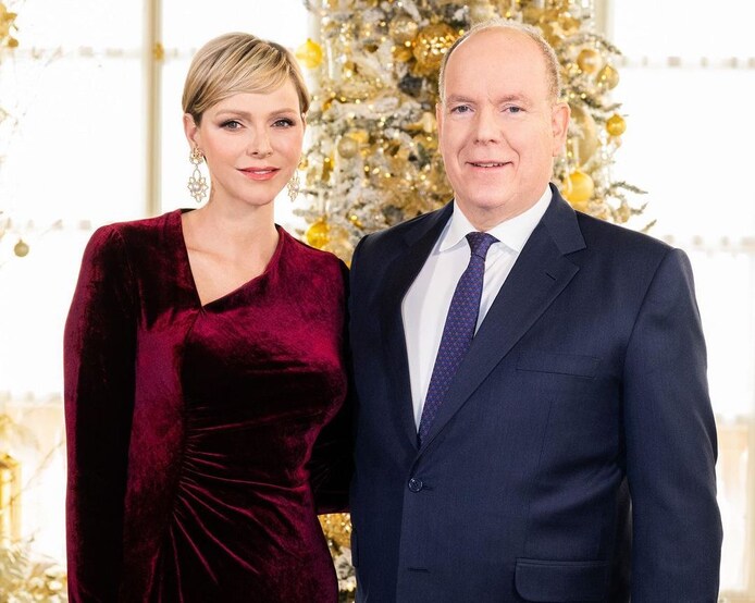 “Géén tekenen van liefde”: experten fileren lichaamstaal prins Albert ...