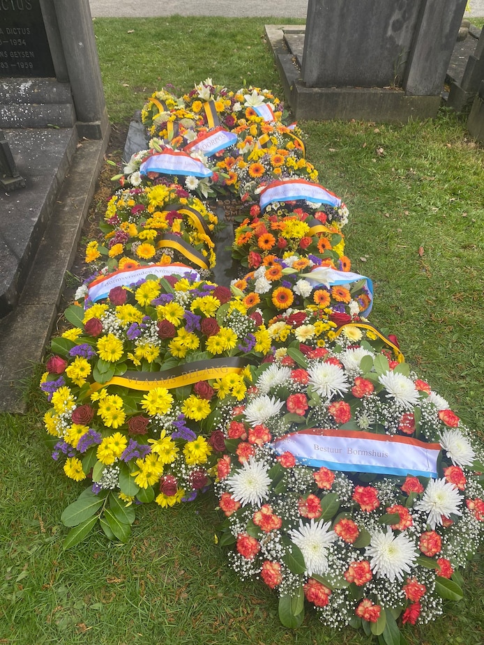 “Laat de doden toch rusten”: graf van collaborateur August Borms voor ...