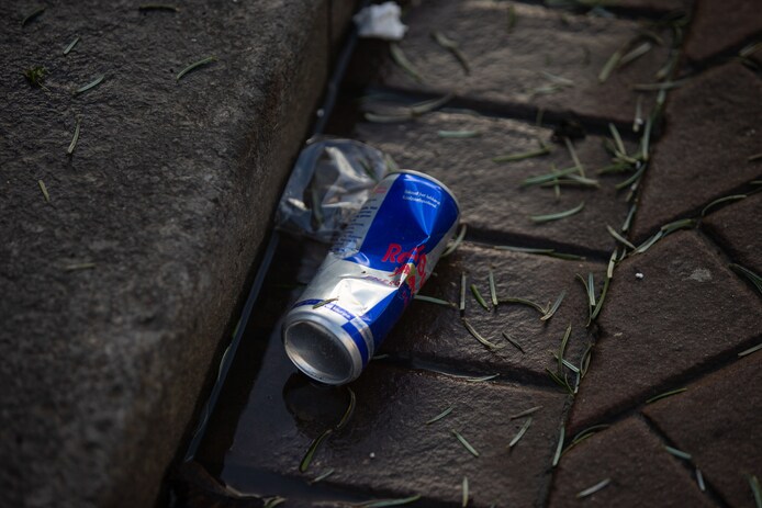 Campagne moet zwerfvuil aanpakken in Hellestraat | Anzegem | hln.be