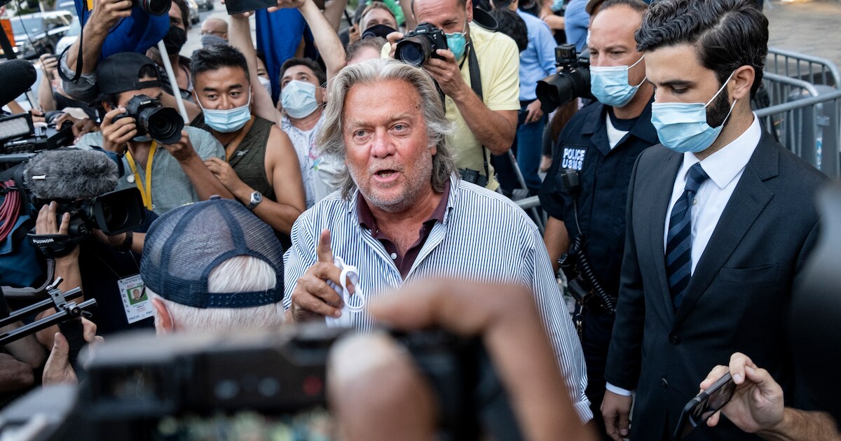 Een Range Rover, een motorjacht en een gammel stukje muur. Hoe Trumps ...