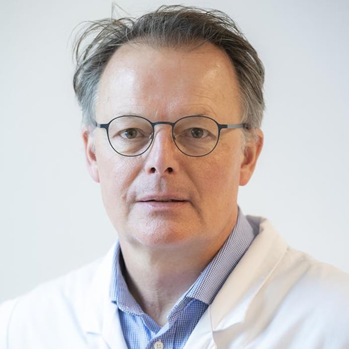 Hoe komt het dat we massaal ziek zijn? Longarts geeft advies voor de feestdagen | Medisch | hln.be