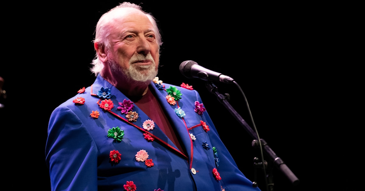 Urbanus trekt voor allerlaatste keer op tournee en houdt op 5 februari ...