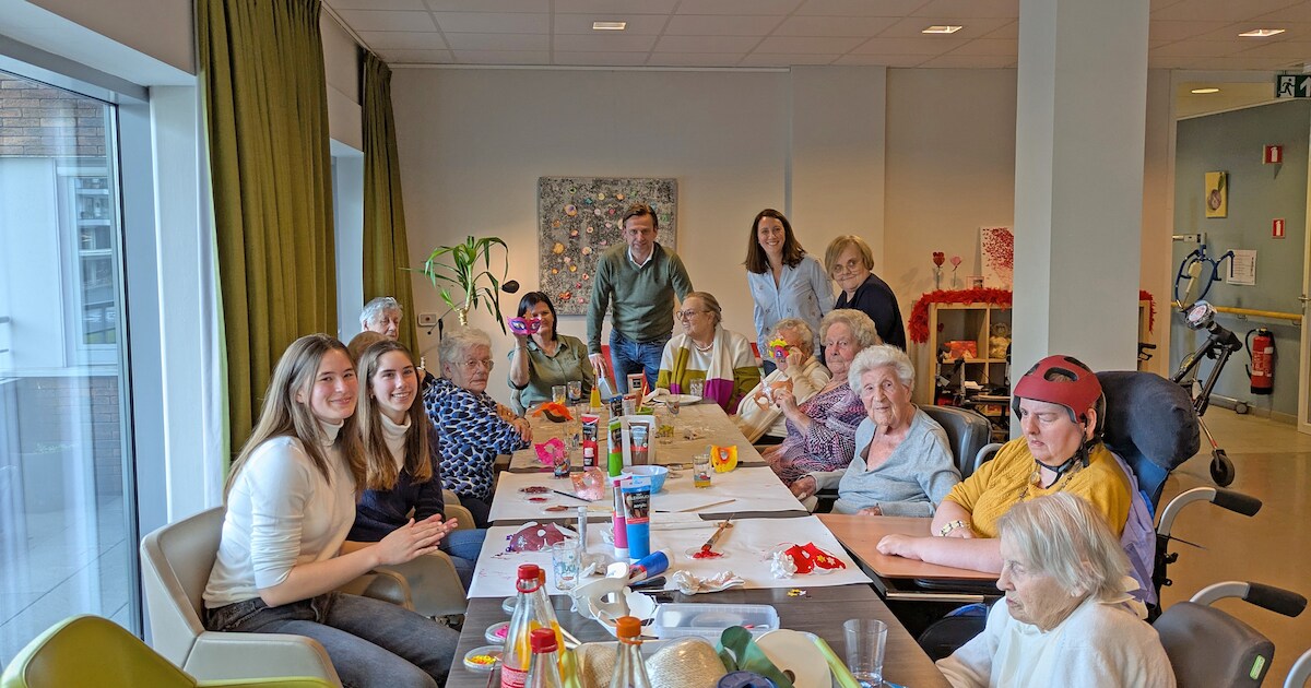 Burgemeester en schepen draaien even mee in wzc De Meers: “Ons laten ...