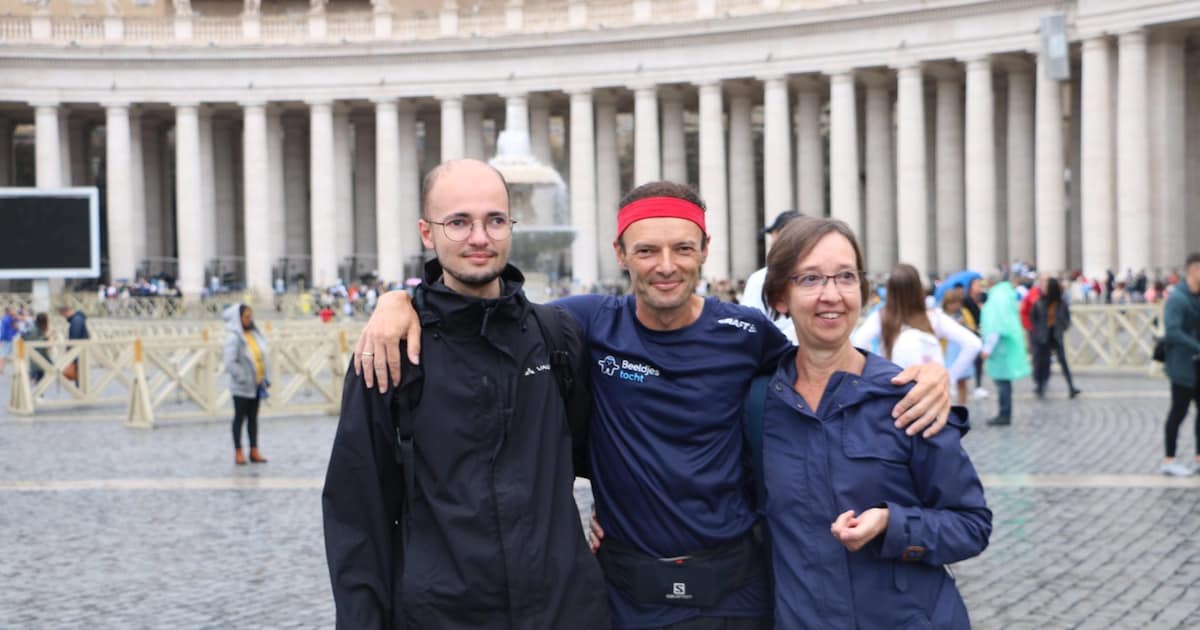 Kankeronderzoeker Johan Swinnen bereikt Rome na looptocht van bijna 2. ...