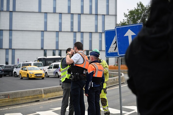 Arbeiders raken bedolven bij graafwerken aan ziekenhuis Gasthuisberg: 51-jarige man overleden ...