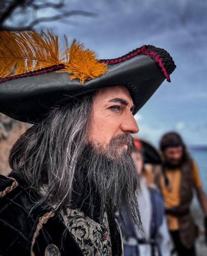 “We duwen niets door iemands strot”: Sinterklaasfilm met Andy Peelman ...