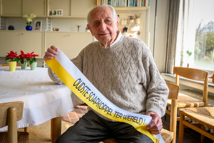 “Koken, wassen, strijken... ik doe nog alles zelf”: ‘Familie’-icoon Ray ...