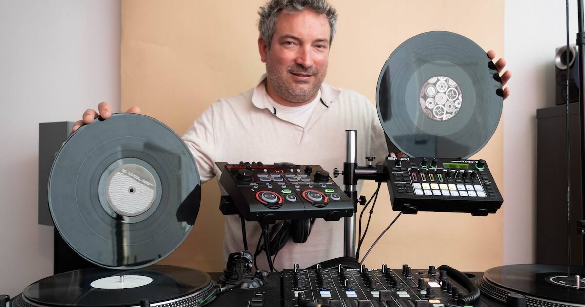 Philip introduceert nieuwe stijl van mixen met vinyl tijdens feestje in ...