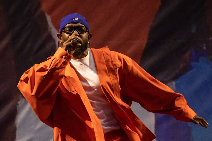 Twee grootste rappers ter wereld vechten ruzie voor het oog van de ...