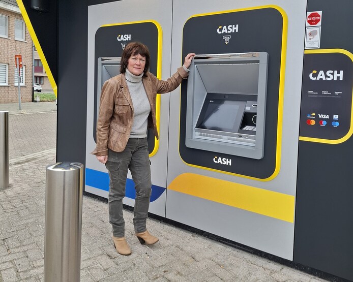 Nieuw Cash-punt in Steenhuffel officieel in gebruik genomen ...