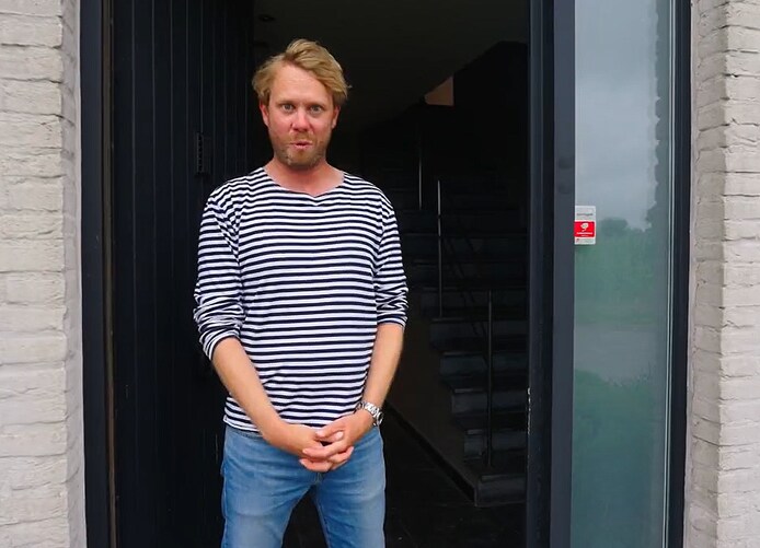 Rik Verheye toont zijn nieuwe (maar onafgewerkte) huis in ‘Komen eten ...