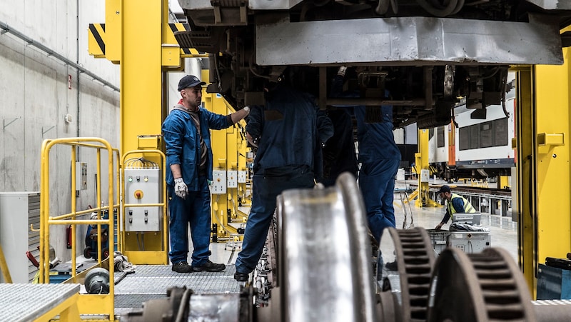 NMBS bestelt voor 1,7 miljard eerste 180 motorrijtuigen bij CAF ...