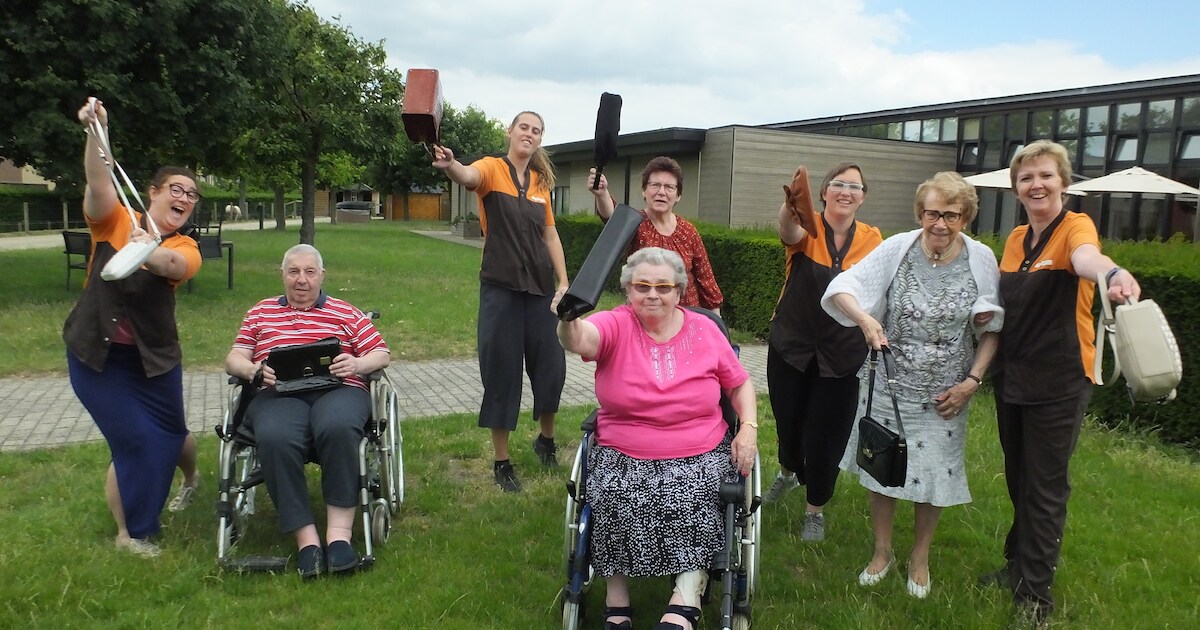 Rusthuisbewoners Sint-Jozef wagen zich aan wedstrijdje sjakossen werpen ...