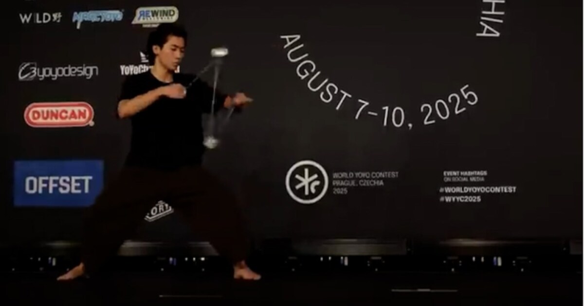 KIJK. Hij was amper 10 toen hij zijn eerste WK won, nu is deze Japanner ...