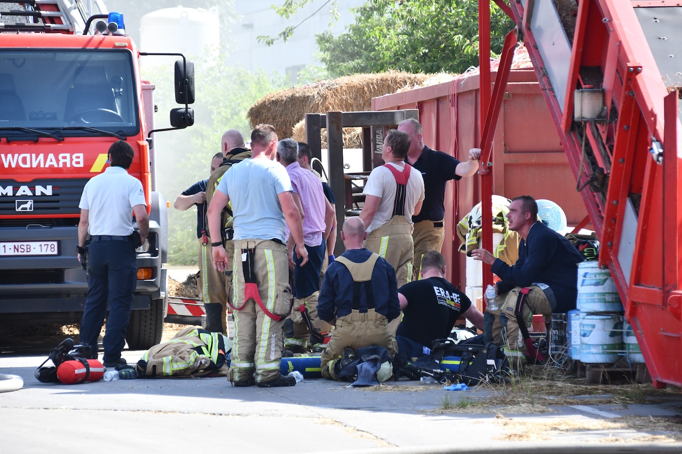 Brand bij transport- en fouragebedrijf Dewulf in Ieper: “Hou ramen en ...