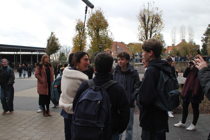 Minister van Onderwijs Zuhal Demir (N-VA) kwam les volgen in Regina ...