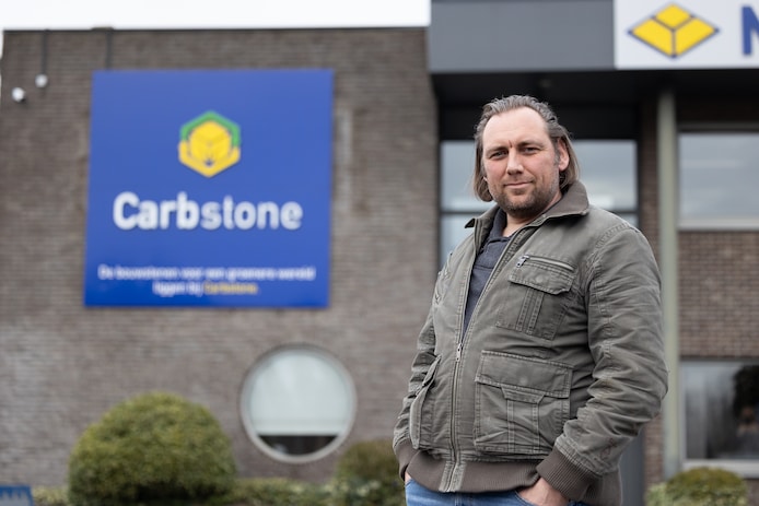 Oliesjeiks in Saoedi-Arabië bouwen WK-stadion met... Limburgse ...