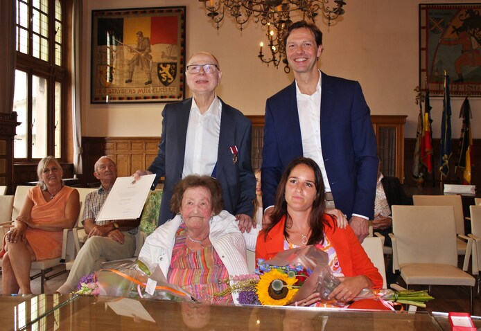 Luc Everaert krijgt Gouden palmen in de kroonorde | Middelkerke | hln.be