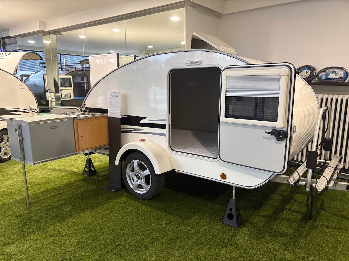 NET OPEN. Marco (48) introduceert druppelvormige caravans in Deinze ...