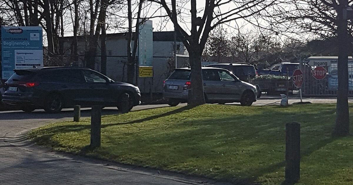 Nu het containerpark voor een jaar dicht gaat, is het er de eerste uren ...