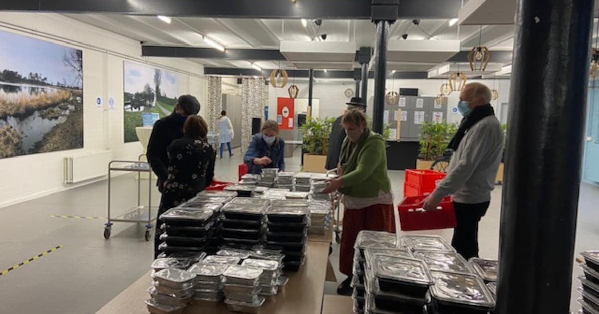 Rotary Club Turnhout deelt 415 feestmaaltijden uit | Regio | HLN.be
