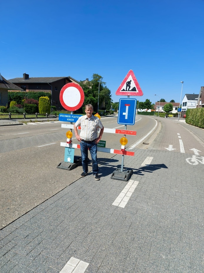 Gemeenteraadslid klaagt over signalisatieborden richting rondpunt ...