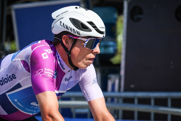 “Weer een tikje voor Caleb”: Ewan en Philipsen likken wonden na val in ...