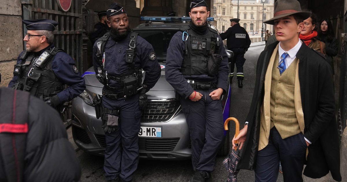 Onthuld: mysterieuze man op foto die genomen werd net na roof uit ...