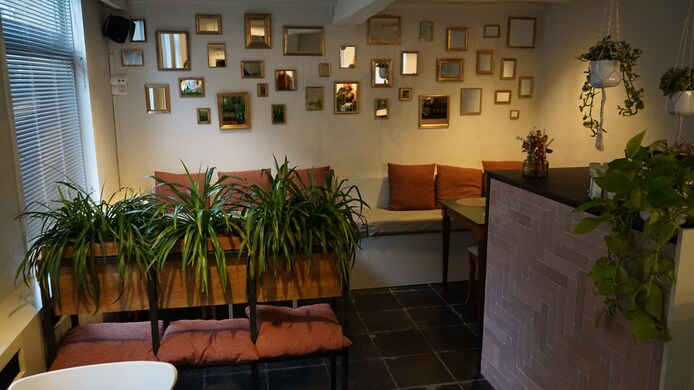 NET OPEN. Boezemvriendinnen Helena (25) en Blomme (25) starten ontbijt- en lunchbar Copines: “We ...