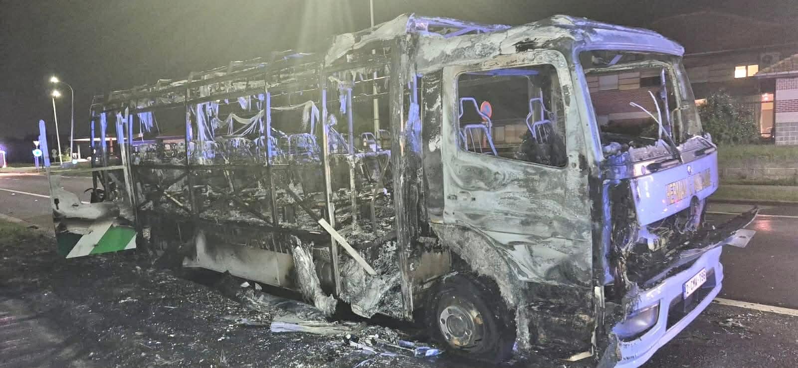 “Vandalisme of het werk van een pyromaan?”: verontwaardiging groot bij ...