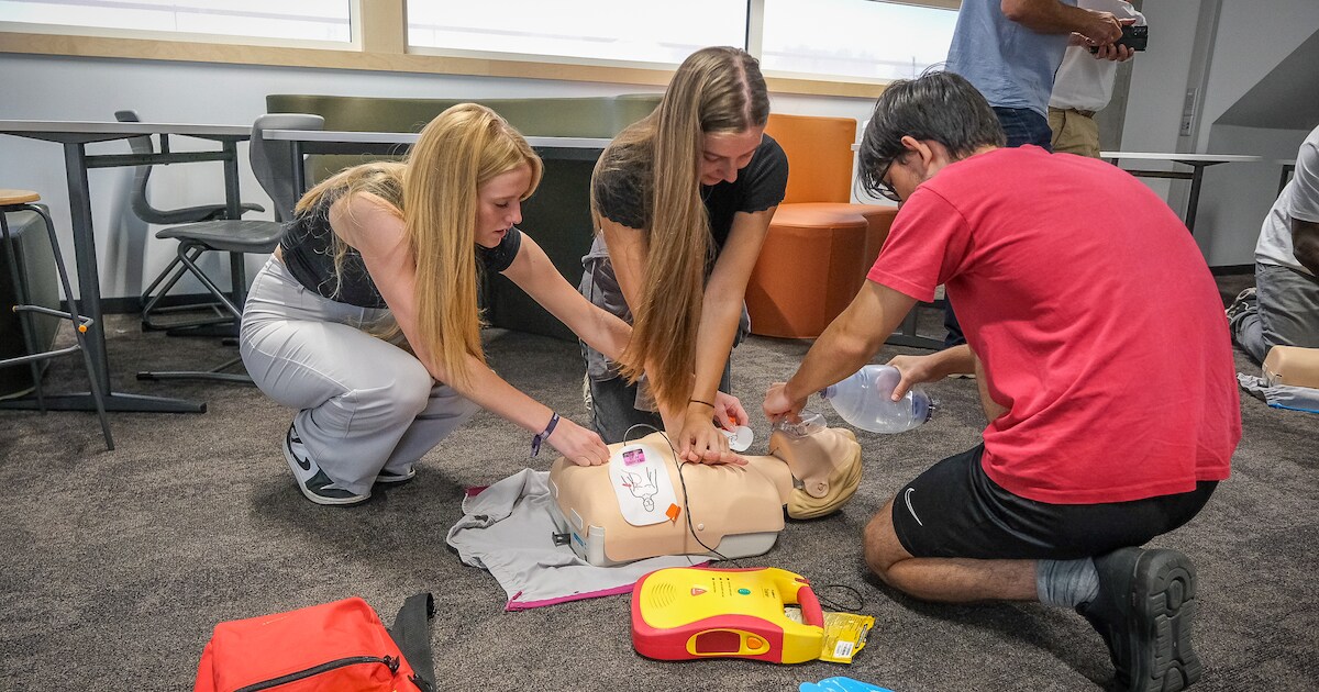 ZAVO leert leerlingen derde graad levens redden: school krijgt steun ...