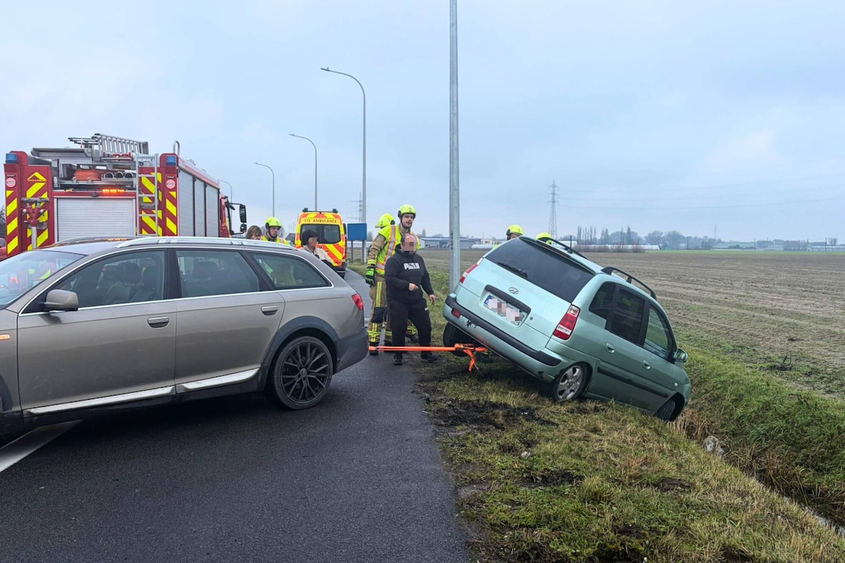 Opnieuw ongeval aan afrit A19 in Menen: auto van vrouw (56) uit ...