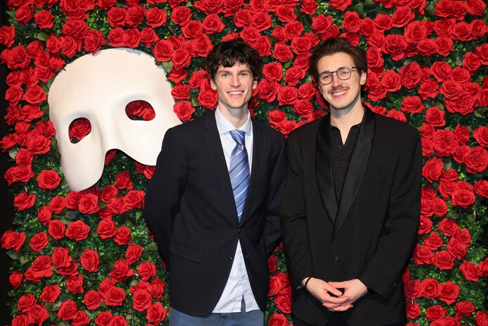Ianthe Tavernier toont bolle buik op première ‘The Phantom of the Opera ...