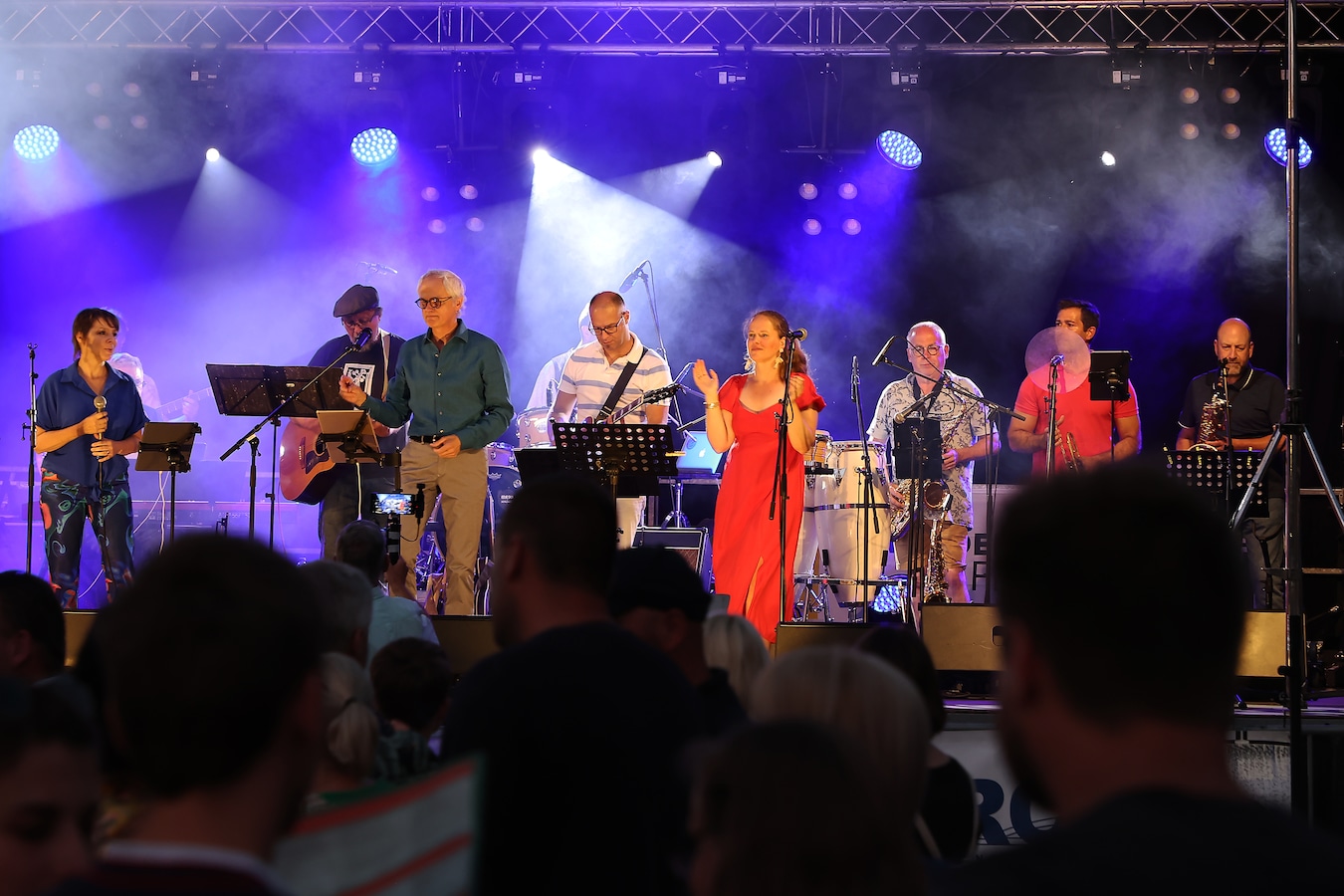 Ronse Beuroot zet ‘t Klein Marktje in vuur en vlam met Ronsische en ...