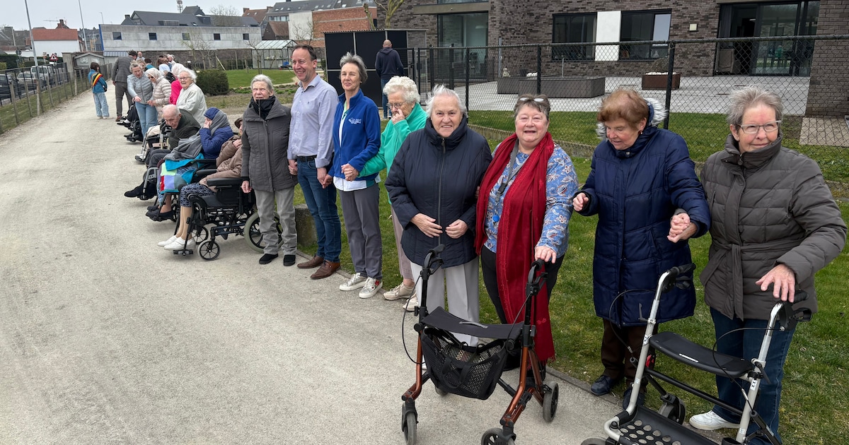 IN BEELD. Rusthuis Sint-Jozef vormt menselijke ketting: “Verbonden met ...