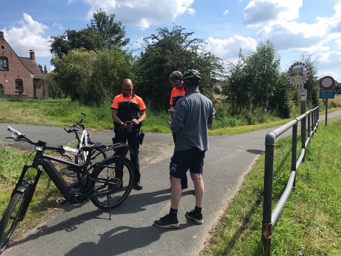 Politie controleert op jaagpad langs Dender: "Groot probleem met ...