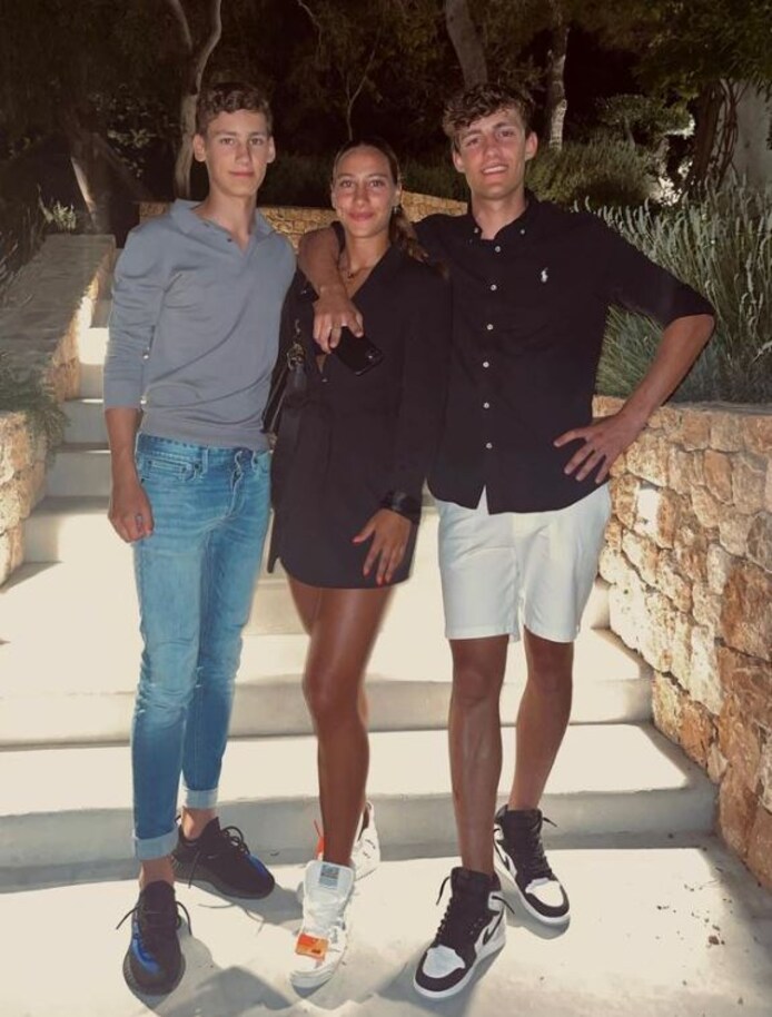 Ruben van Bommel zet met twee goals tegen Ajax mooie familietraditie ...