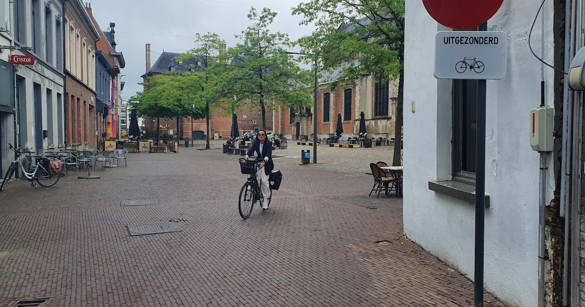 Dronken man met levenslang rijverbod stapt na avondje op café in auto ...