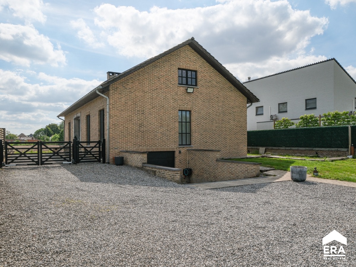 Op huizenjacht in Vlaanderen: van een karaktervolle gerenoveerde hoeve ...