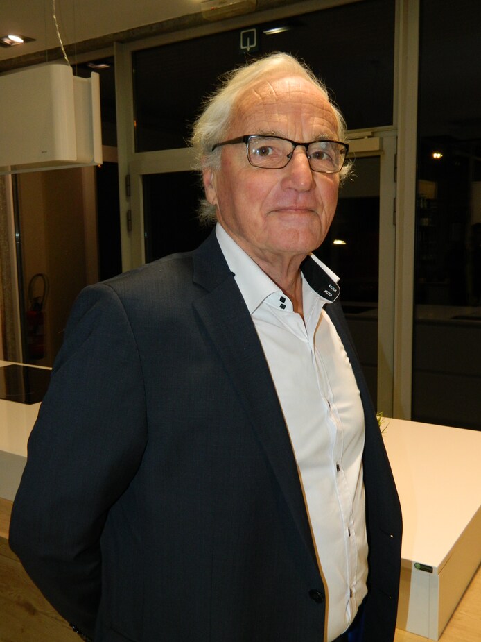 Van problemen met tennisclub en Stoomcentrum, tot te vaak in de pers ...