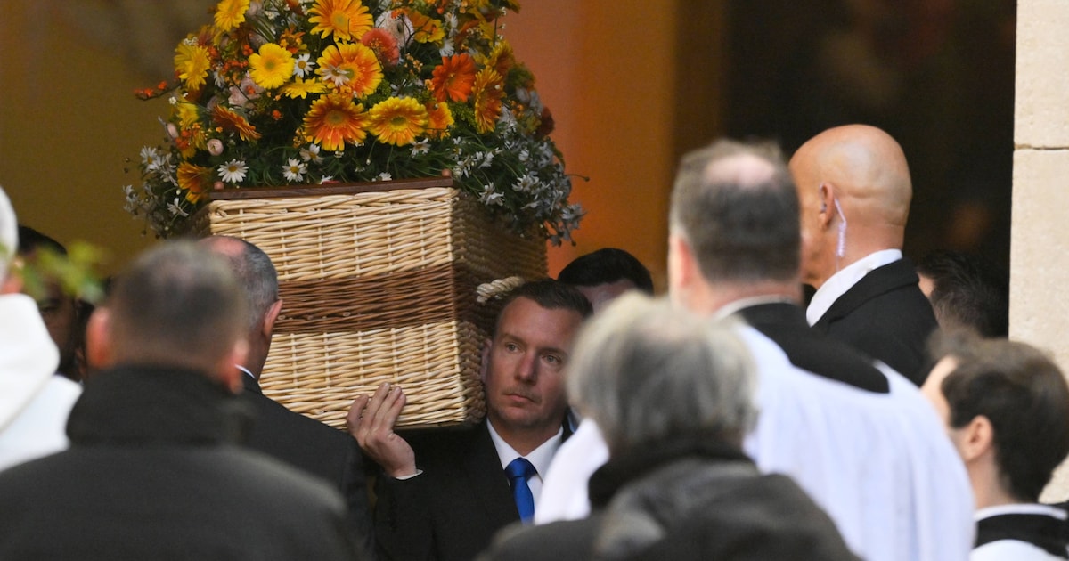 Achter de opvallende rieten kist van Brigitte Bardot schuilt dit ...