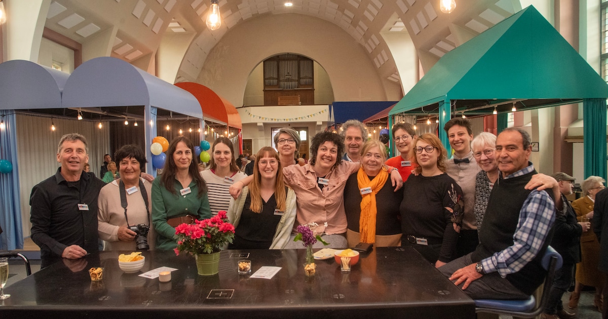 Buurtcafé De Zondebok geopend in kerk Overbeke | Regio | HLN.be