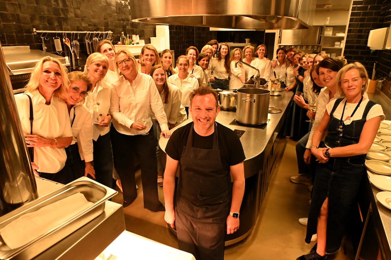 Exclusieve benefietavond in Abby koppelt kunstveiling aan diner van ...